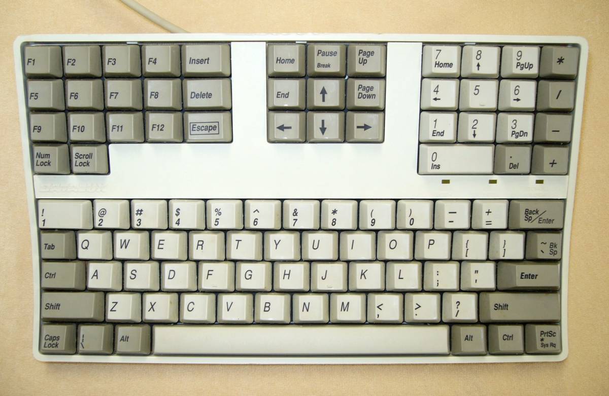 Datalux MOGUW Space Saver Keyboard PS/2 データラックス コンパクト キーボード 珍品 レア ...