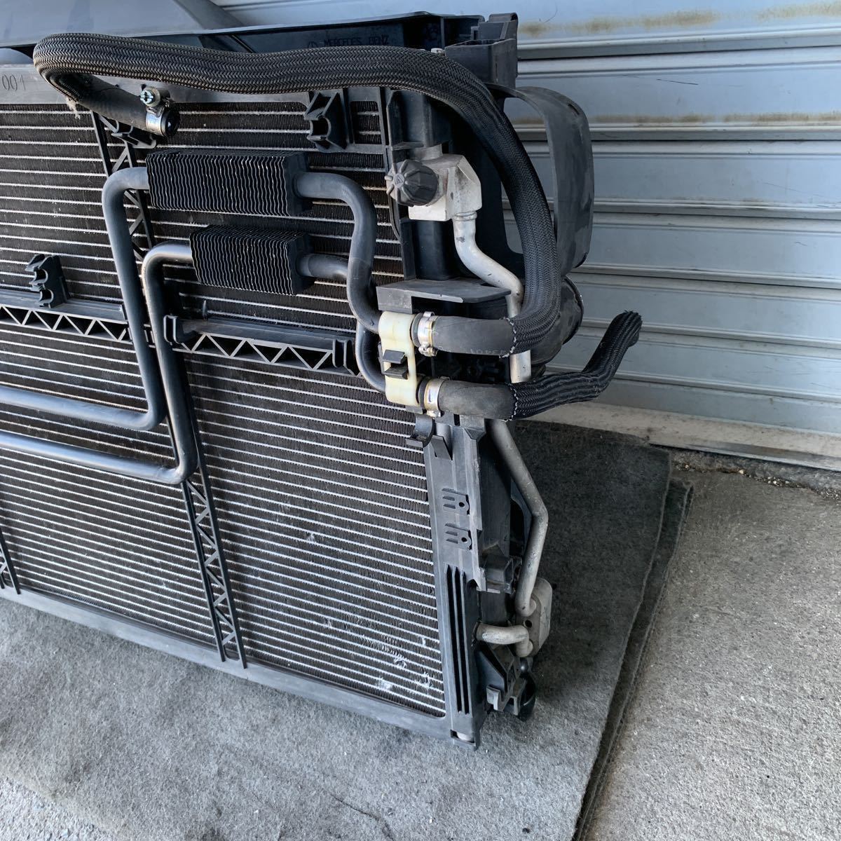 メルセデス ベンツ W221 S550ロング ラジエターセットASSY 2215000503(ラジエーター)｜売買されたオークション情報 ...