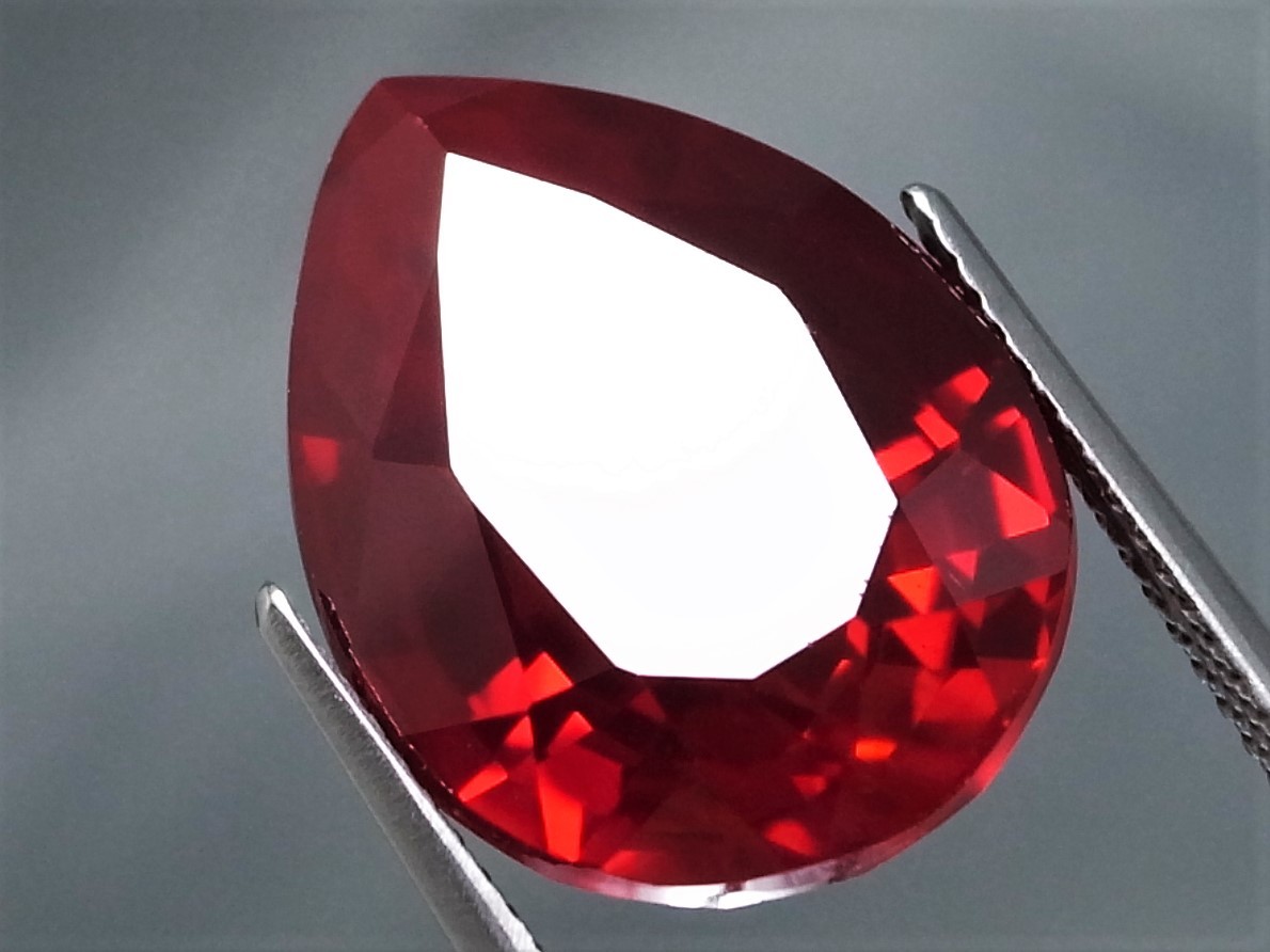 20.11ct 大粒サイズ ピジョンブラッドカラー合成ルビー ブラックライト発色効果あり(ルビー)｜売買されたオークション情報、yahooの商品情報をアーカイブ公開 - オークファン ...