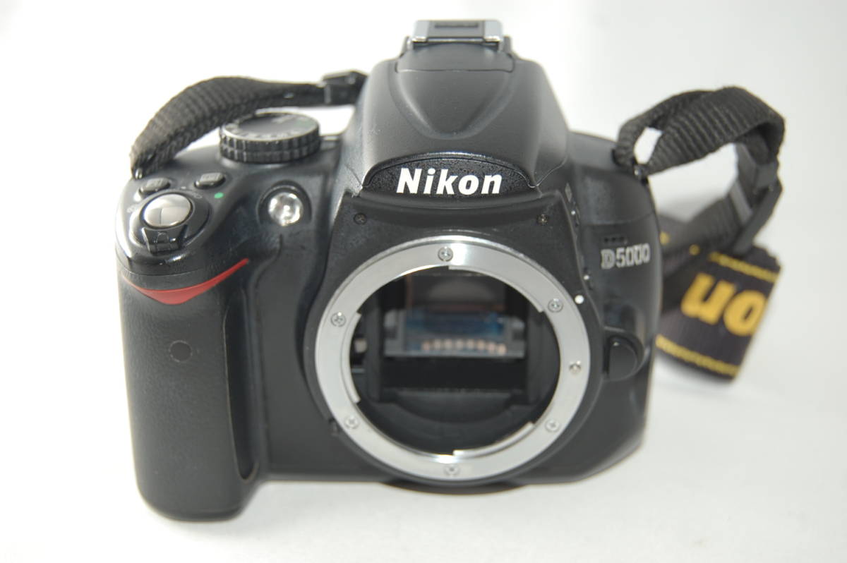 実用良品 実写結果良好 Nikon ニコン D5000 ボディ 純正ストラップ バッテリーパック付き #OK-681(ニコン)｜売買されたオークション情報、yahooの商品情報をアーカイブ公開 ...