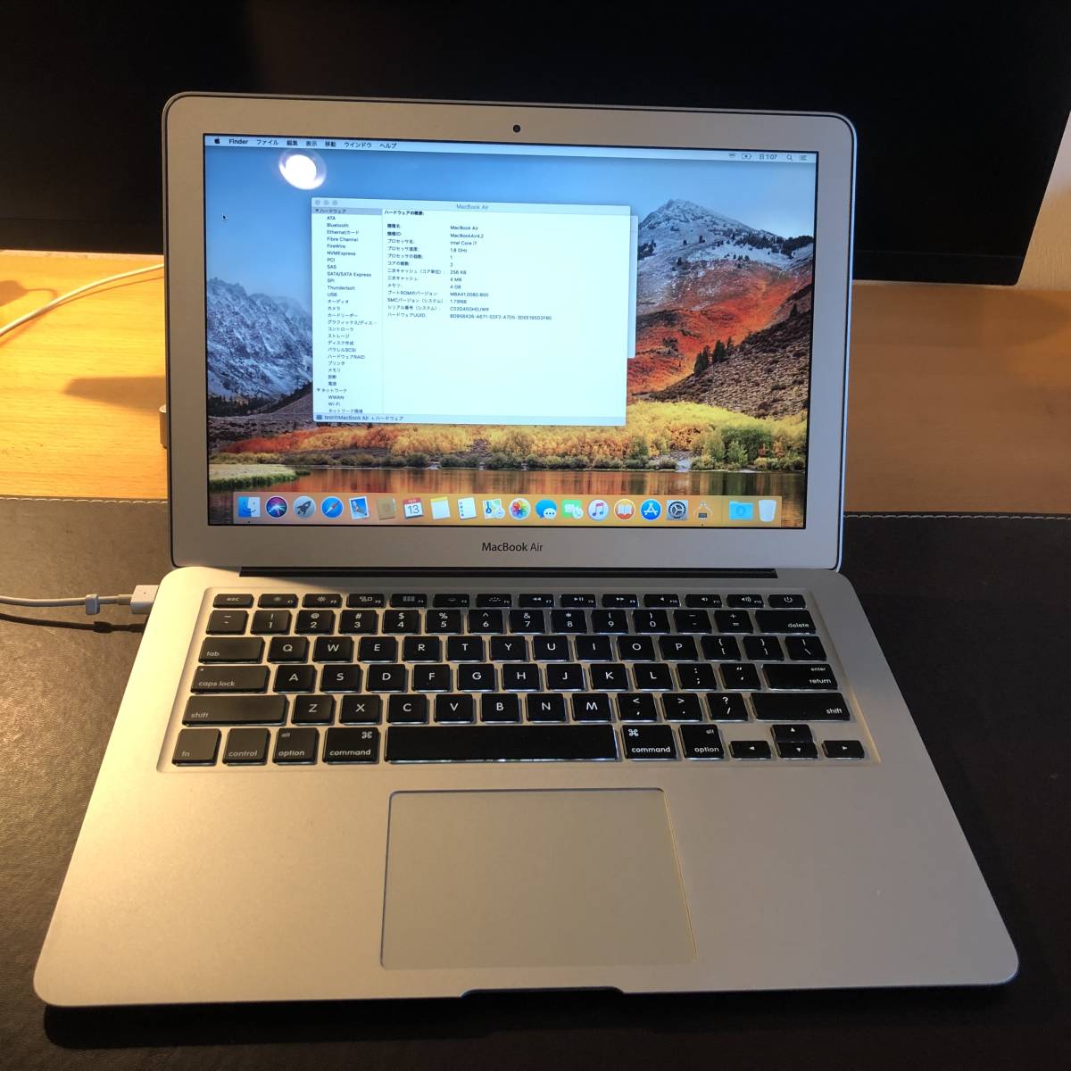 ジャンク MacBook Air Mid 2011 i7 1.8Ghz 4GB 13インチ USキー 起動確認 外箱あり(MacBook ...