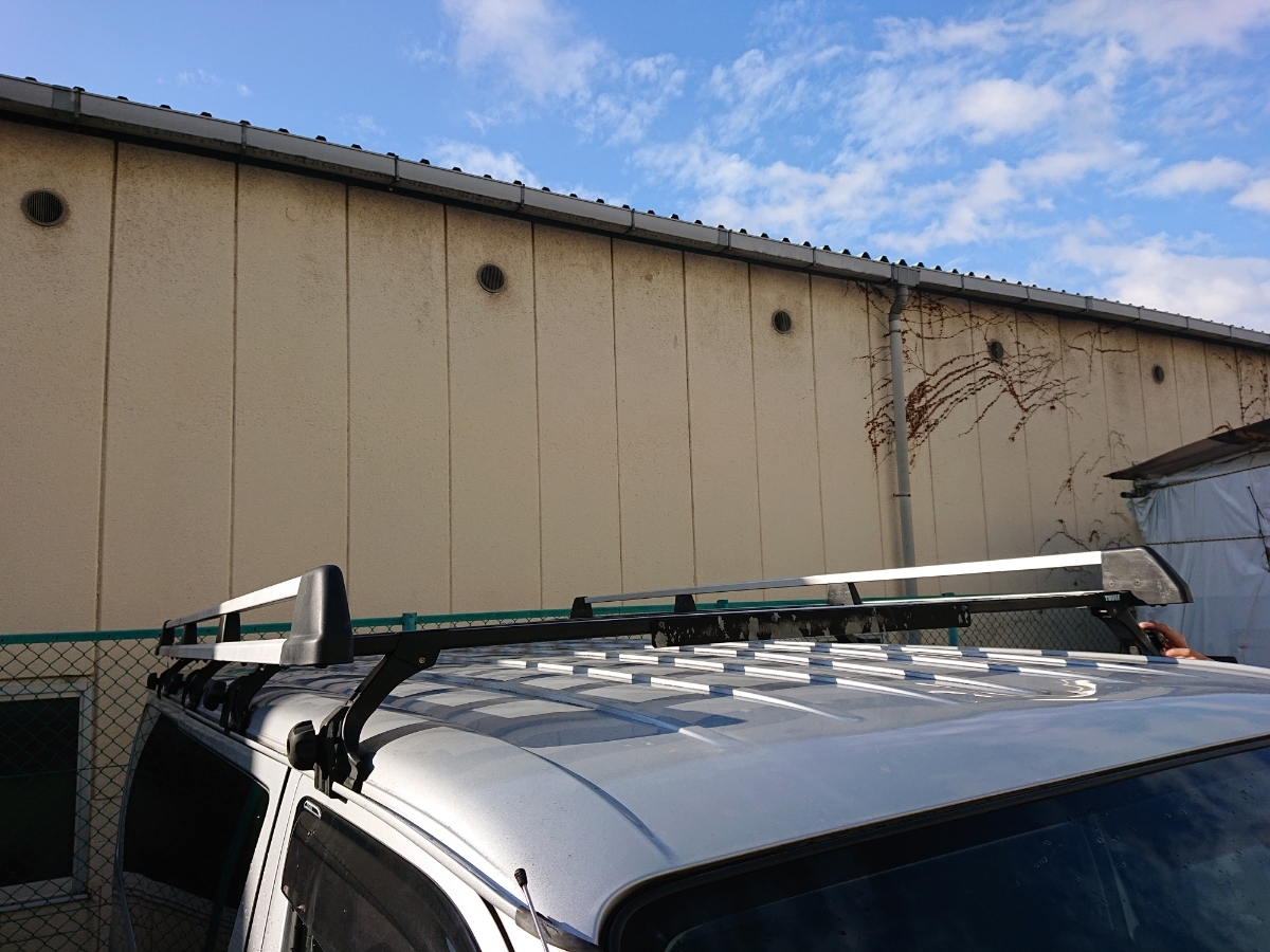 ハイエース200系 標準ルーフ THULE製ルーフキャリア②(ルーフキャリア)｜売買されたオークション情報、yahooの商品情報をアーカイブ公開 - オークファン（aucfan.com）