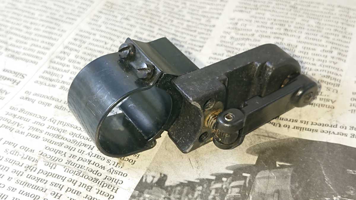 実物⑯ SureFire M25 Mount for Tactical Light Attachment to Suppressed Colt ...