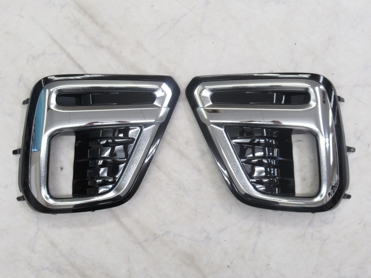 20110638 スバルSK系フォレスター純正フォグランプカバー 57731SJ160/57731SJ170 左右セット納車外し品(フロント ...