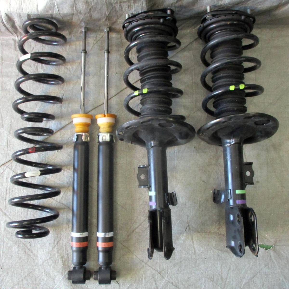 2012-7LL ZRR80 80系 ノア ヴォクシー 純正 サス ショック サスペンション 1台分 約1500キロ外し 48510-28590 48520-28590 48531-28880 ...