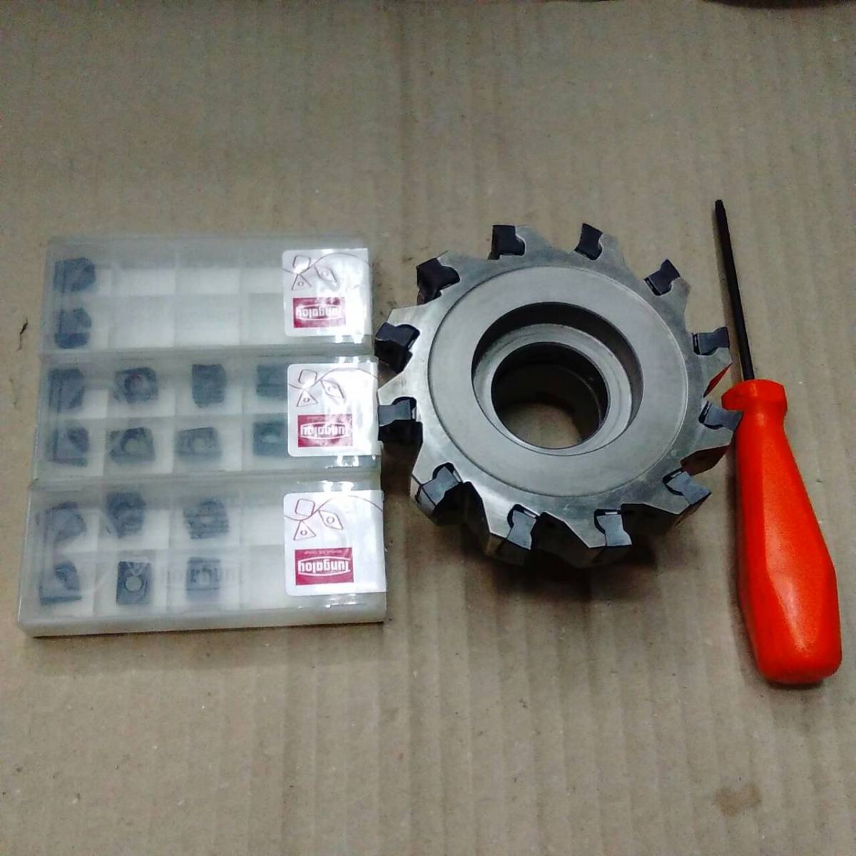 タンガロイ DoRec ショルダー カッター Φ100 12枚刃 チップ付き(フライス盤)｜売買されたオークション情報、yahooの商品情報を ...