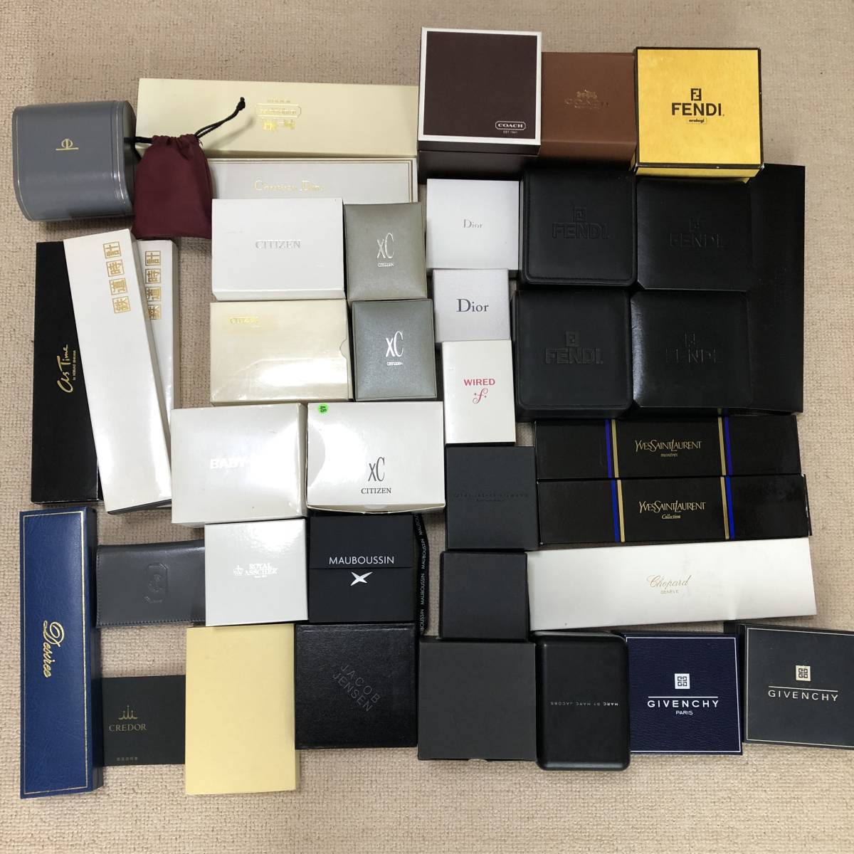 Fendi. Dior YSL Chopard Givenchy Coach Xcなど 時計箱 まとめ39個セット(単品用)｜売買された ...