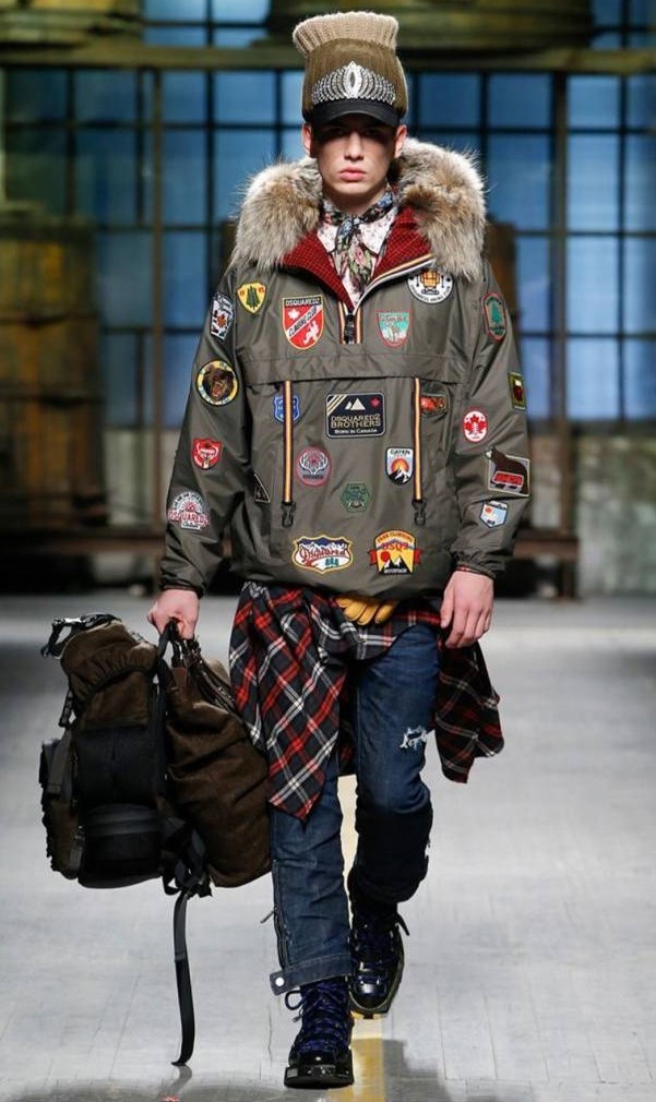 正規品/ 46 8.6万 DSQUARED2 モデル ディースクエアード S71LB0379 BIKER SKI JEAN バイカー ...