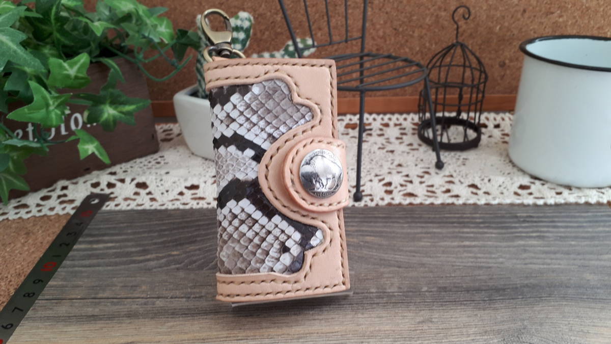 4連キーケース二つ折 栃木牛革ナチュラル＆パイソン5cバッファローPN02/ハンドメイドレザー(キーケース)｜売買されたオークション情報 ...