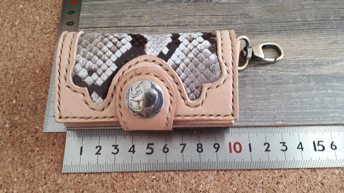 4連キーケース二つ折 栃木牛革ナチュラル＆パイソン5cバッファローPN02/ハンドメイドレザー(キーケース)｜売買されたオークション情報 ...