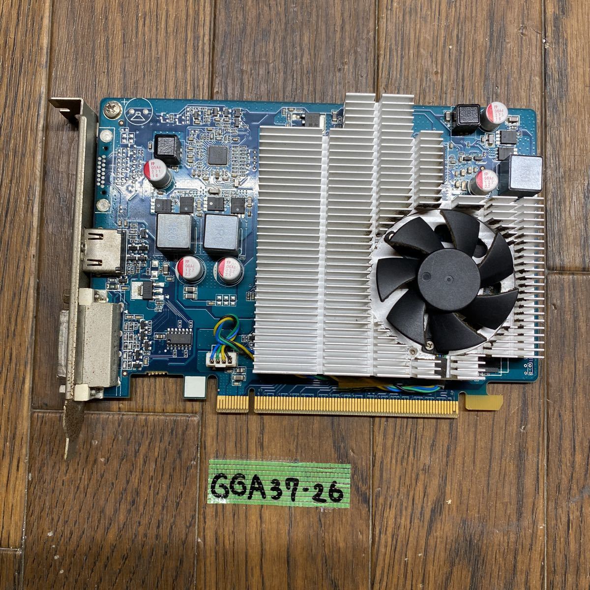 GGA37-26 激安 グラフィックボード GeForce GT330 1GB DDR3 DVI/HDMI 認識.画像出力のみ確認 同梱可能 ...