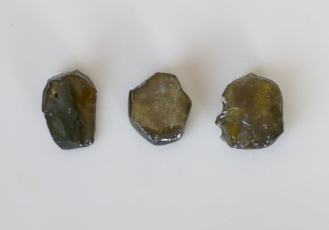 天然石 29ct ブラックスターサファイア 原石 3個セット マダガスカル産(原石)｜売買されたオークション情報、yahooの商品情報をアーカイブ公開 - オークファン（aucfan.com）