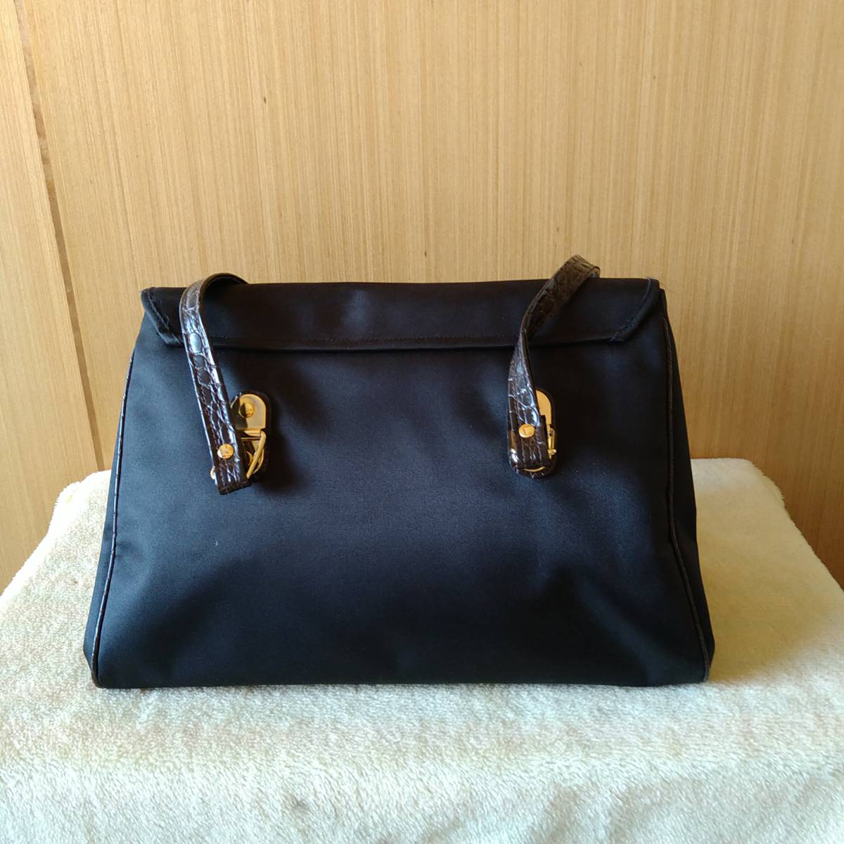 品 dorothee bis BAG ドロテビス バック(ナイロン)｜売買されたオークション情報、yahooの商品情報をアーカイブ公開 ...