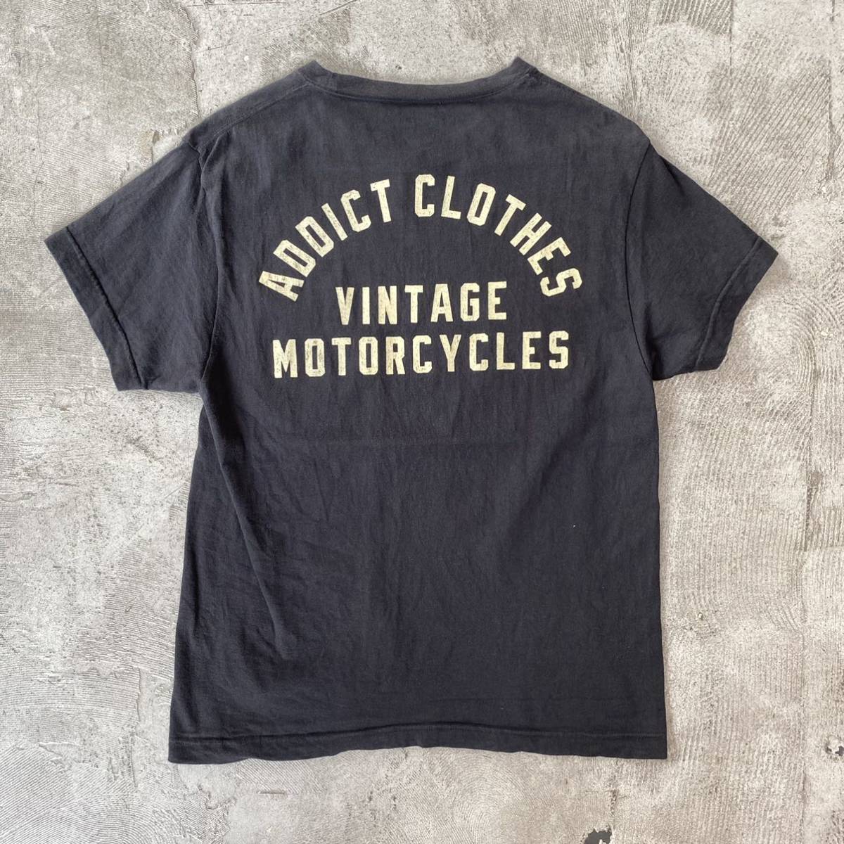 addict clothes アディクトクローズ BIKE LOGO POCKET TEE レーサー バイク & アーチ ロゴ ポケット T ...