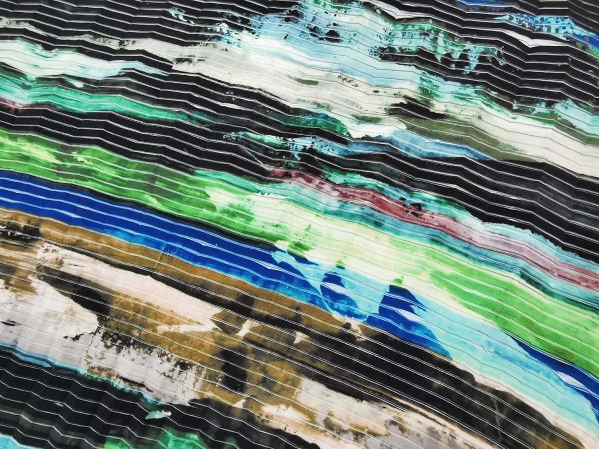 2018SS イッセイミヤケ ISSEY MIYAKE PLATE PLEATS バウンス ワンピース 横プリーツ 地層柄 ブルー系マルチ ...