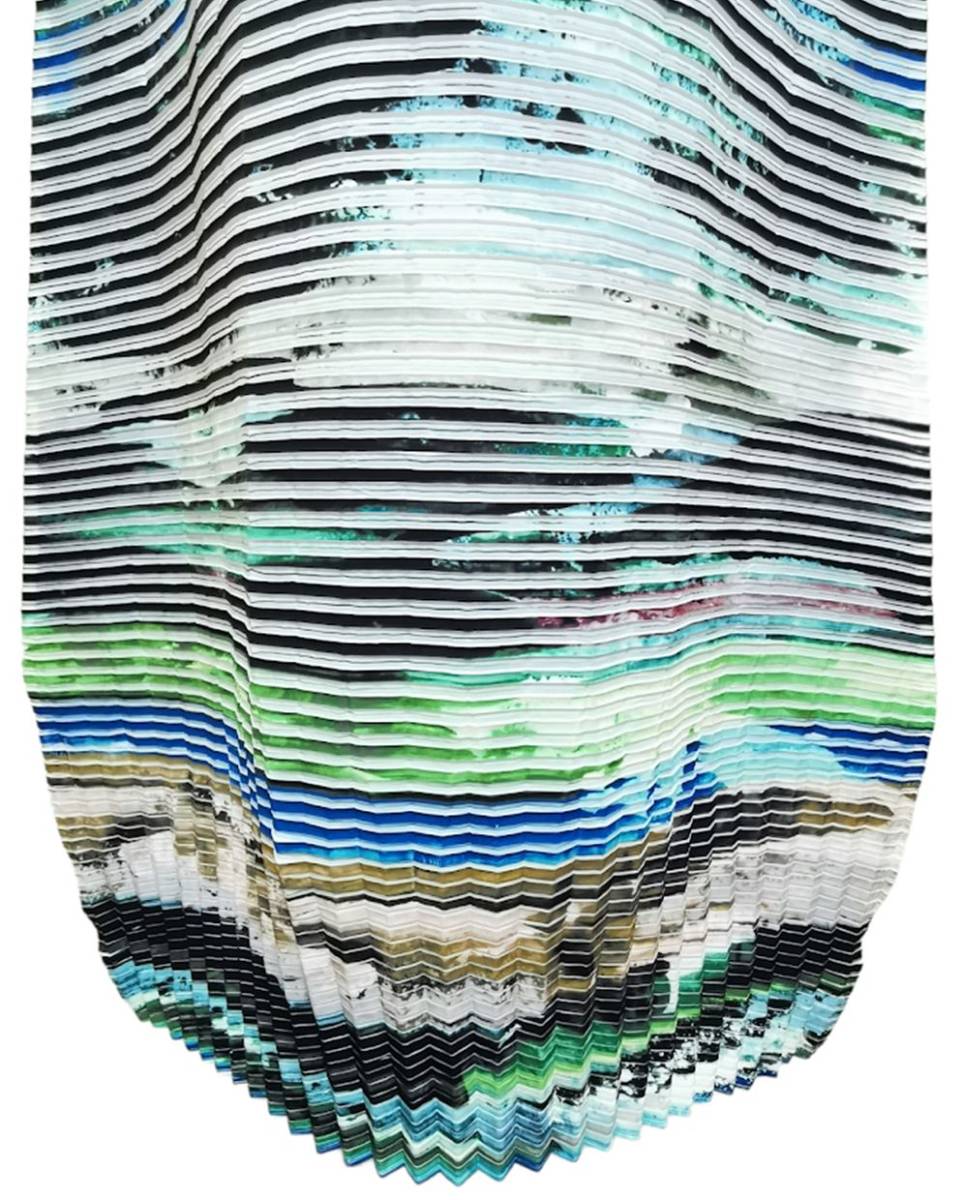 2018SS イッセイミヤケ ISSEY MIYAKE PLATE PLEATS バウンス ワンピース 横プリーツ 地層柄 ブルー系マルチ ...