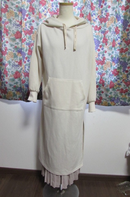 オンワード樫山 Feroux フェルゥ タグ付きパーカーワンピース インナーワンピース付 ベージュ サイズ2 ONWARD(フェルゥ)｜売買されたオークション情報、yahooの商品情報を ...