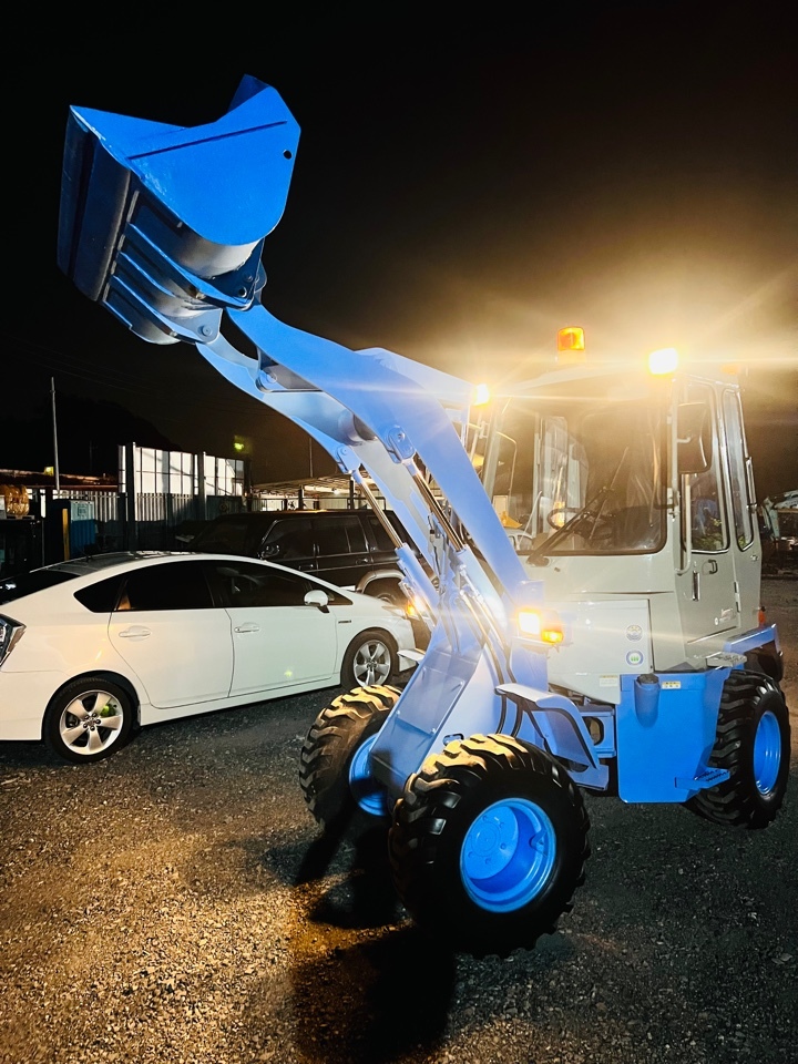 HITACHI LX20-3 ホイールローダー タイヤショベル キャビン付き 20万スタート(建設機械、重機)｜売買されたオークション情報 ...