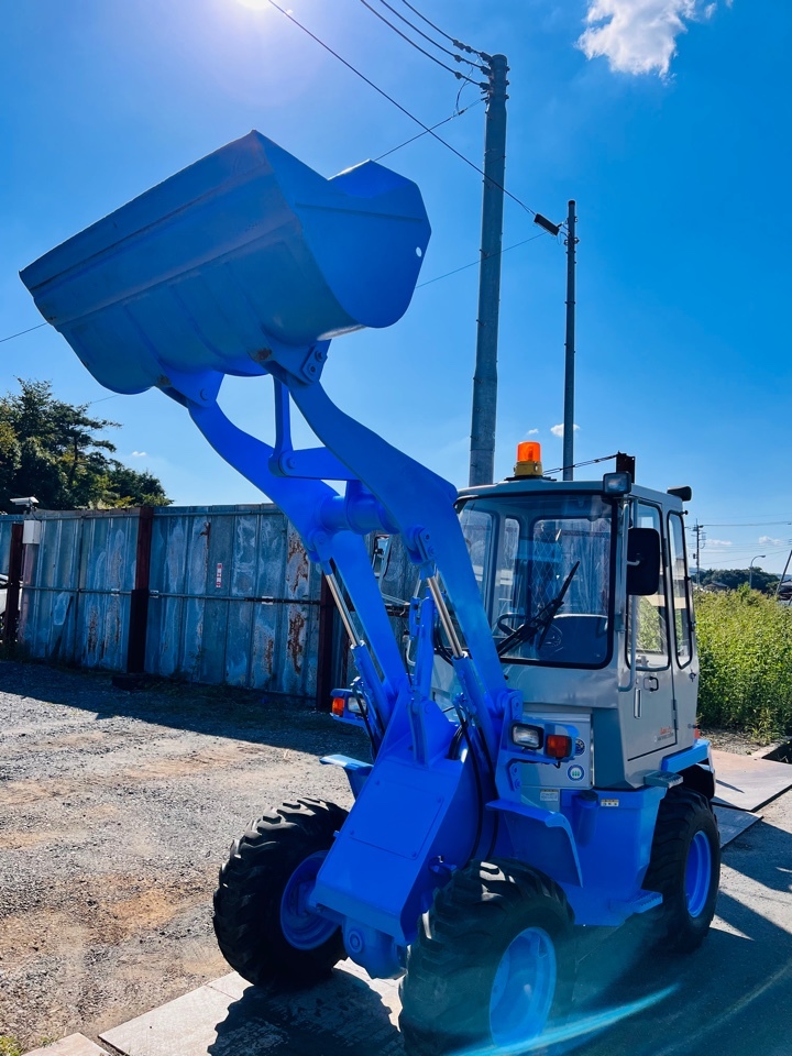 HITACHI LX20-3 ホイールローダー タイヤショベル キャビン付き 20万スタート(建設機械、重機)｜売買されたオークション情報 ...