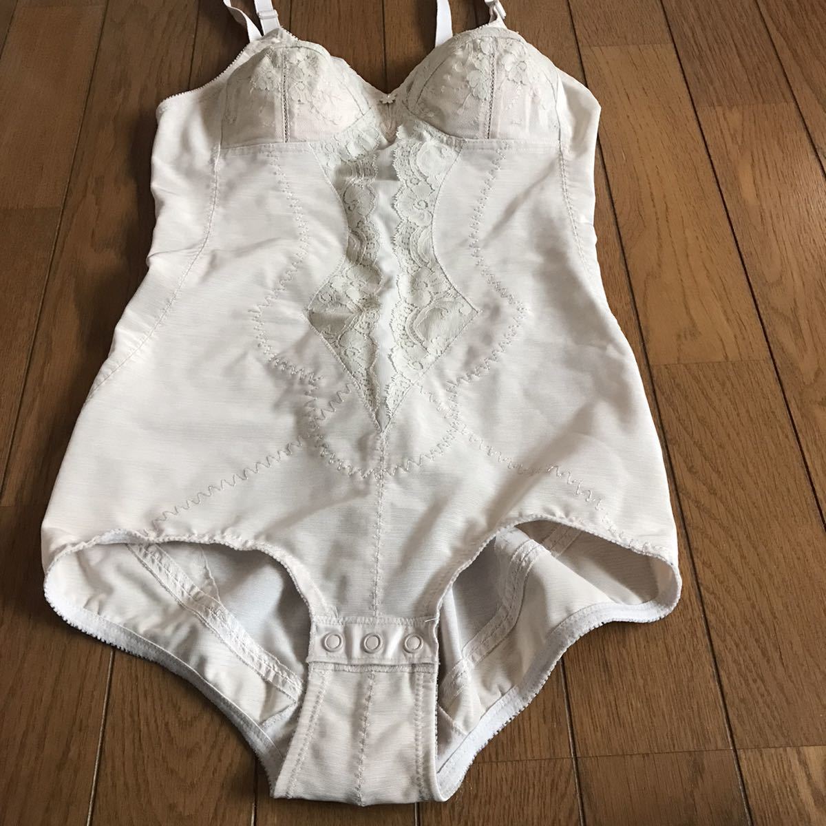 Triumph トリンプ 補正ボディスーツ B75Mバスト88cm パワーネット 豪華レース #ベージュ系ワイヤー無し／エコ品 保管品(Bカップ)｜売買されたオークション情報、yahooの商品 ...