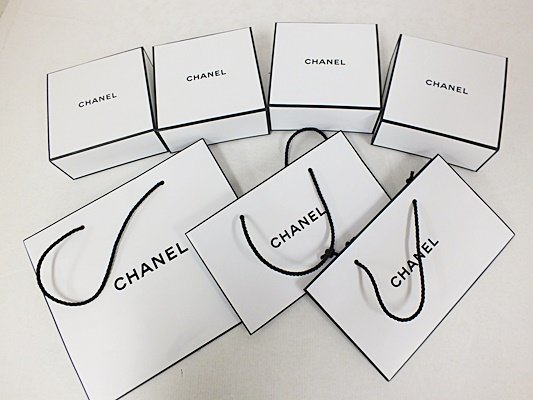 19C-411-009-1 CHANEL シャネル 空箱 紙袋 6点まとめ売り(その他)｜売買されたオークション情報、yahooの商品情報をアーカイブ公開 - オークファン（aucfan.com）