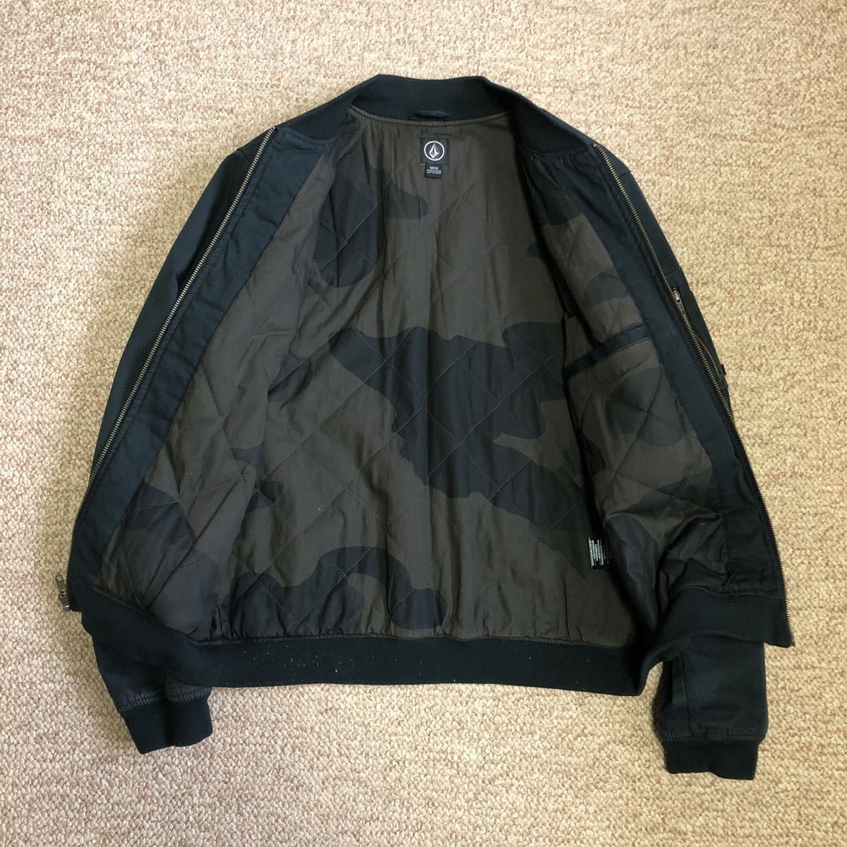 VOLCOM ボルコム BOMBARGO JACKET M black MA-1(ジャンパー、ブルゾン)｜売買されたオークション情報 ...