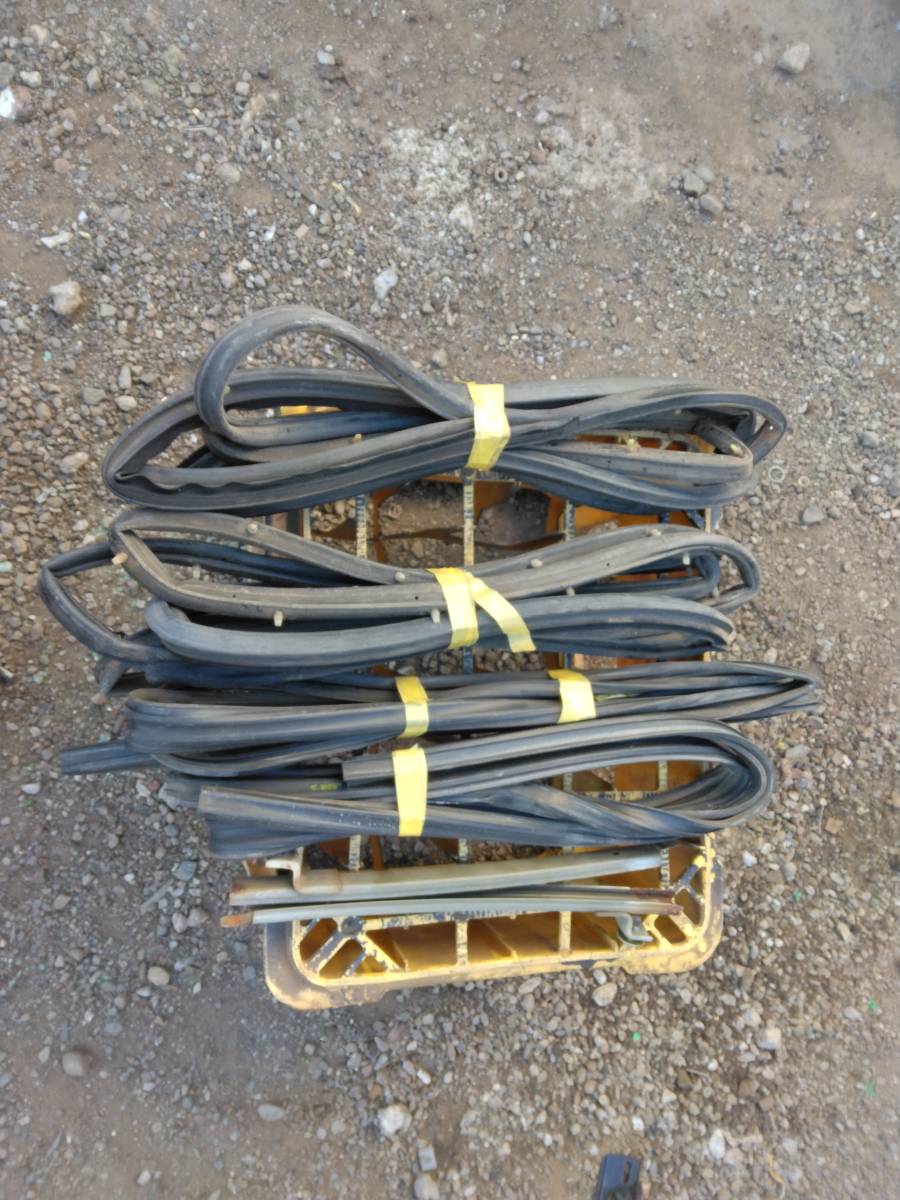 EP71スターレット フロントドア ウエザーストリップ(サイド)｜売買されたオークション情報、yahooの商品情報をアーカイブ公開 - オークファン（aucfan.com）