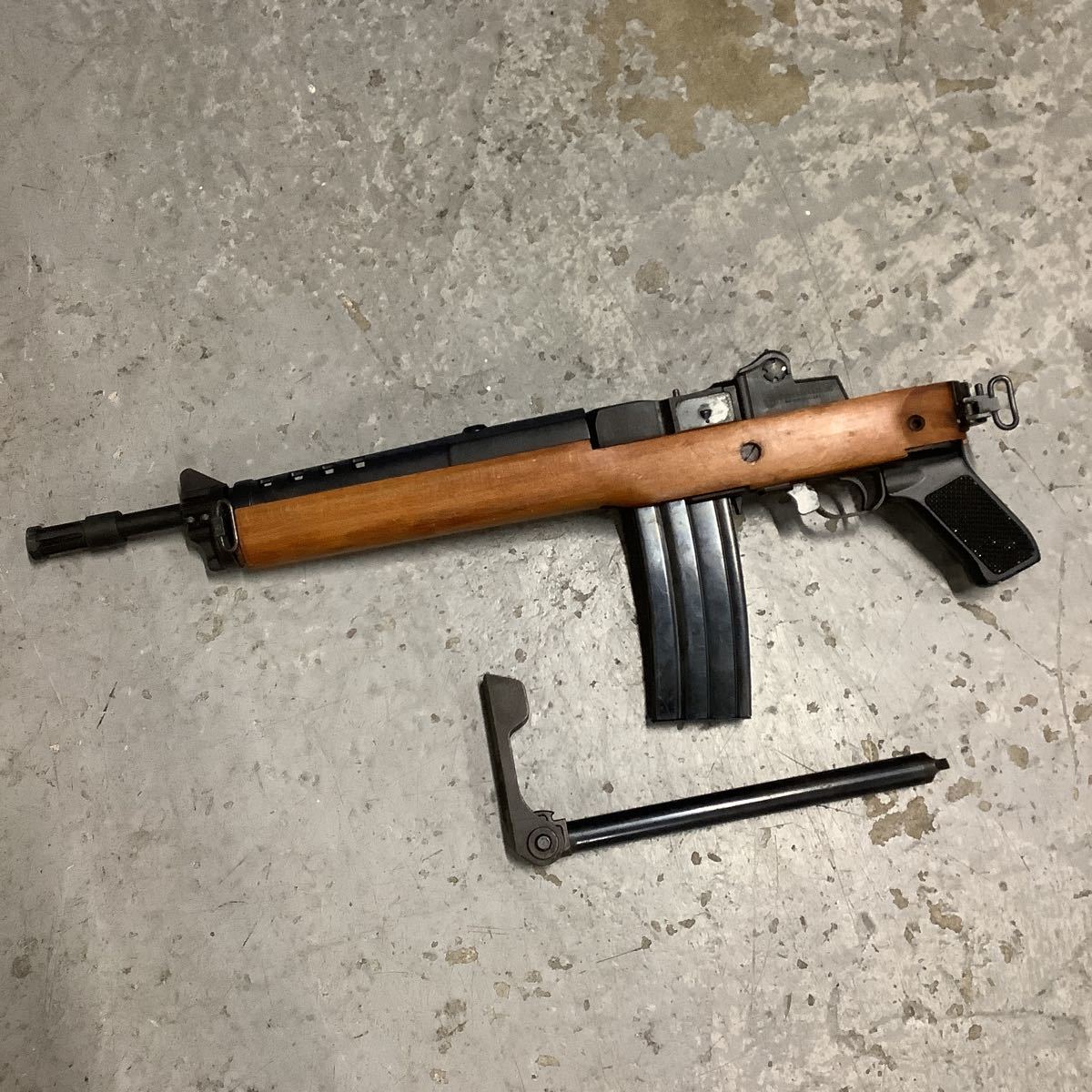 ⑧ タナカ RUGER AC-556 CAL..223 モデルガン SMG刻印あり 現状品 パーツ破損折れあり 動作未確認 ジャンク(モデル ...