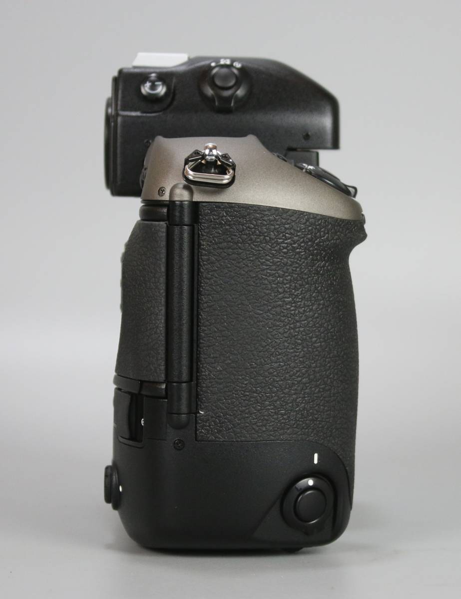 AZ-560 保管品 Nikon ニコン F5 50周年 モデル 本体 元箱 取説 ストラップ ジャンク 現状渡し 通電不可 フイルム カメラ ...