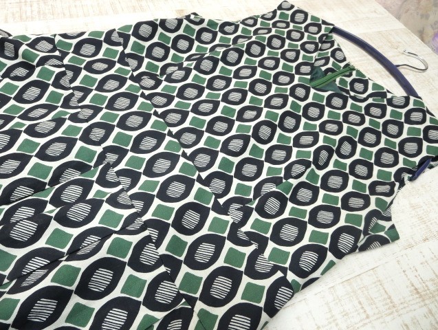 Do CLASSE ドゥクラッセ 総柄 ロングワンピース サイズ 11(Lサイズ)｜売買されたオークション情報、yahooの商品情報をアーカイブ公開 - オークファン（aucfan.com）