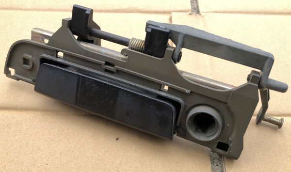 BMW E36 純正パーツ 51211960801 51211977669 フロント左ドアハンドルアウター 318i 318is 318ti ...