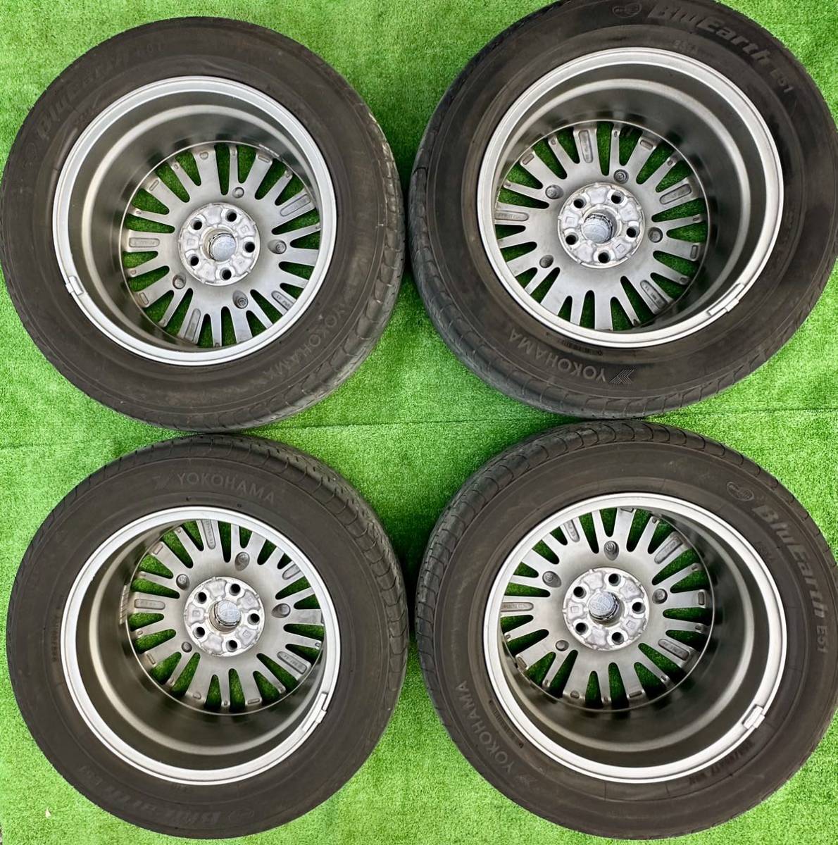 トヨタ 30系 アルファード ヴェルファイア 純正 ホイール 17インチ6.5J +33 PCD114.3 タイヤ 225/60R17 YOKOHAMA BluEarth E51 4本 ...