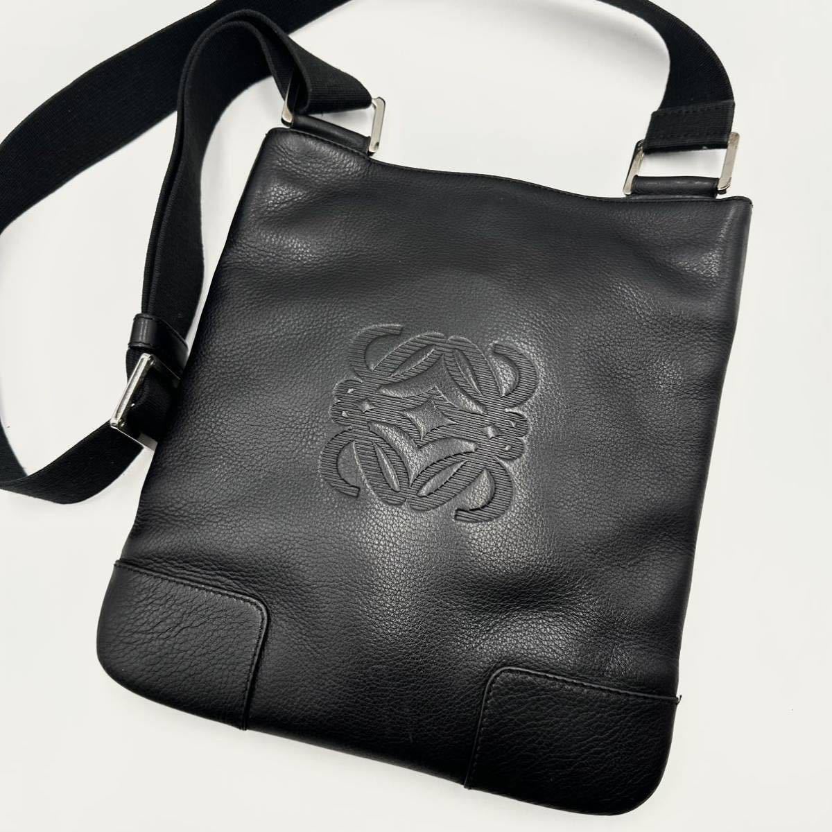 1円 最高級 ロエベ LOEWE メンズ デカ アナグラム ショルダーバッグ サコッシュ 斜め掛け 型押し 金具 本革 レザー ブラック 黒 ...