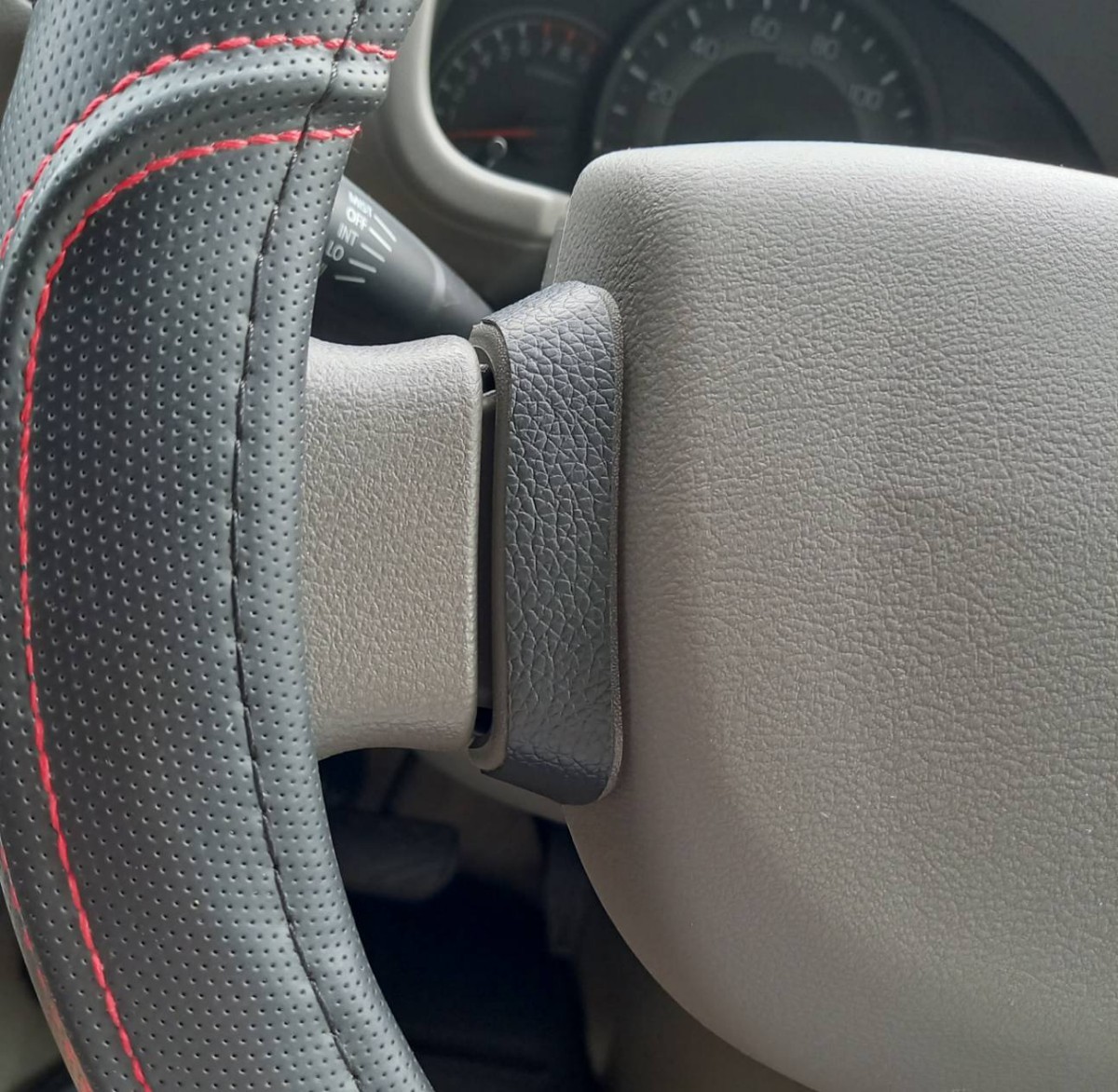 DA17V ハンドル ステッカー レザー ステアリング エンブレム(ステッカー、デカール)｜売買されたオークション情報、yahooの商品情報をアーカイブ公開 - オークファン（aucfan.com）