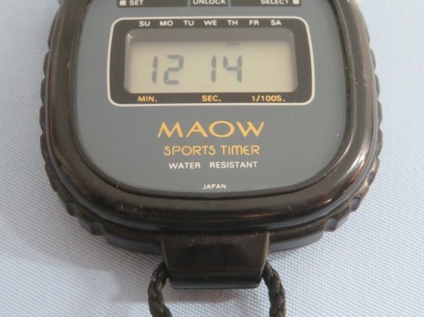 MAOW SPORTS TIMER 時計付きストップウォッチ WATER RESISTANT デイデイト 88765(陸上競技)｜売買された ...