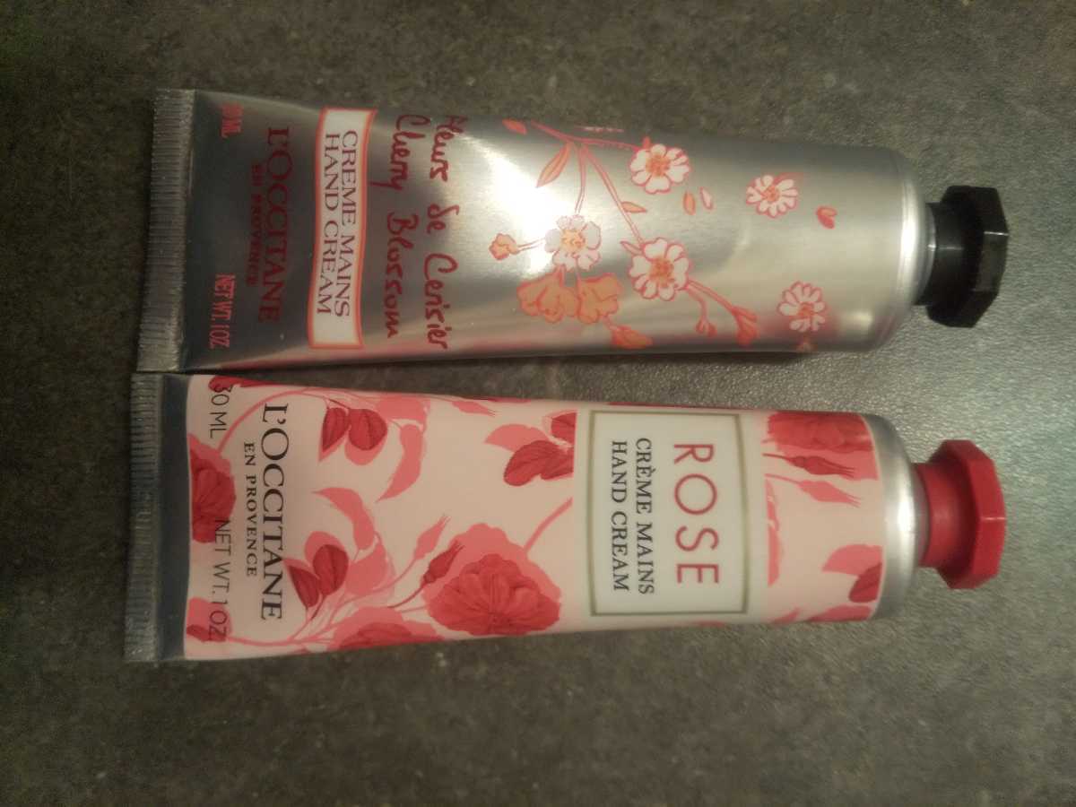 ロクシタン ハンドクリーム チェリーブロッサム ローズ 30mL 2本セット(ハンドクリーム)｜売買されたオークション情報、yahooの商品情報をアーカイブ公開 - オークファン（aucfan ...