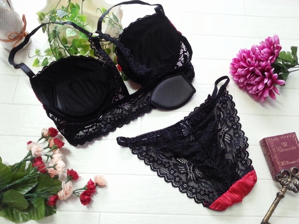 B75M 激厚モールドカップ ふわふわパット 谷間メイク フロントホック Wパッド ブラ&ショーツ レッド系 F729(75)｜売買されたオークション情報、yahooの商品情報をアーカイブ公開 ...