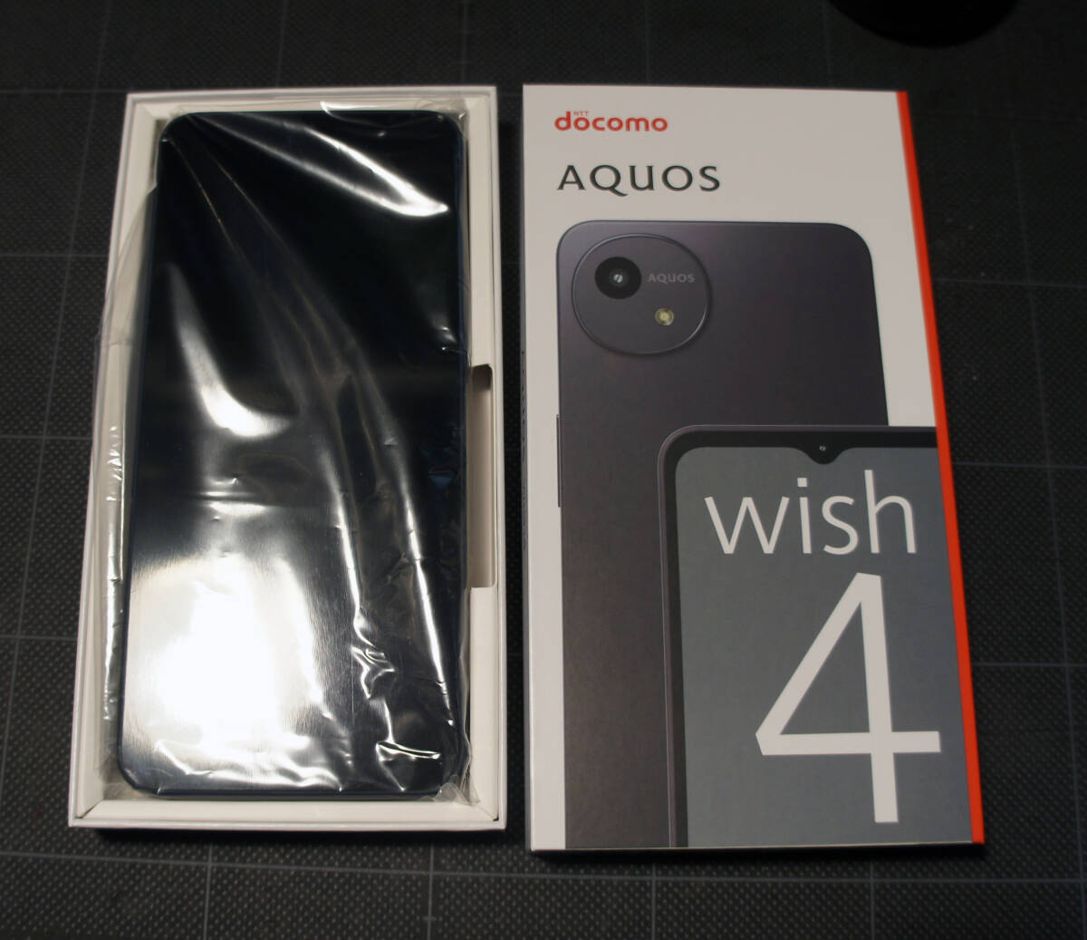 AQUOS wish4 SIMフリー ブラック アクオス SH-52E ドコモ 本体(Android)｜売買されたオークション情報、yahooの商品情報をアーカイブ公開 - オークファン ...