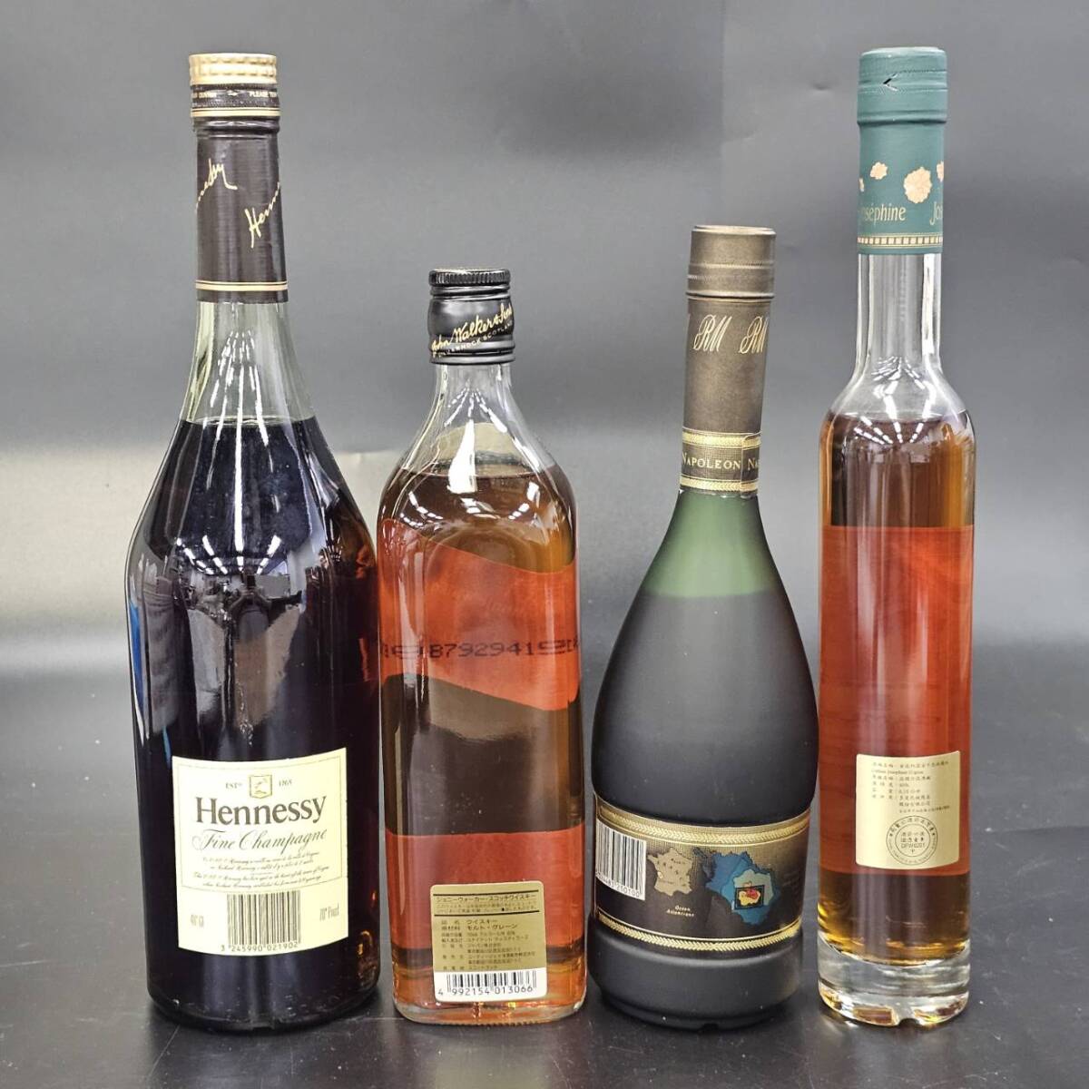 24品/A047160-2/E114-638/MJ7000 酒 同梱不可 4本まとめ Hennessy VSOP/Johnnie Walker 12年 BLACK LABEL/REMY ...