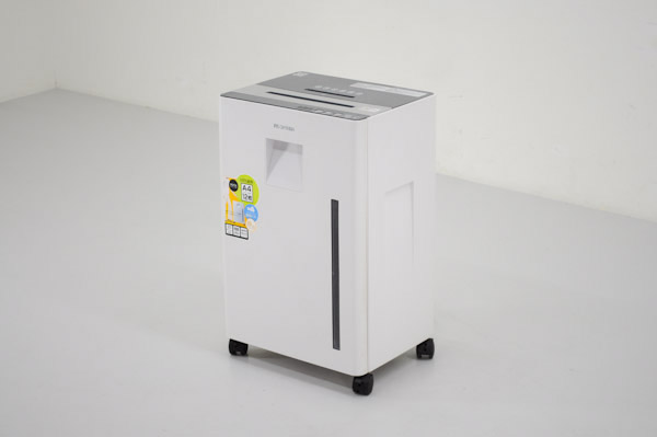 アイリスオーヤマシュレッダーSH-12H CD裁断A4最大12枚 YDIB(シュレッダー)｜売買されたオークション情報、yahooの商品情報を ...