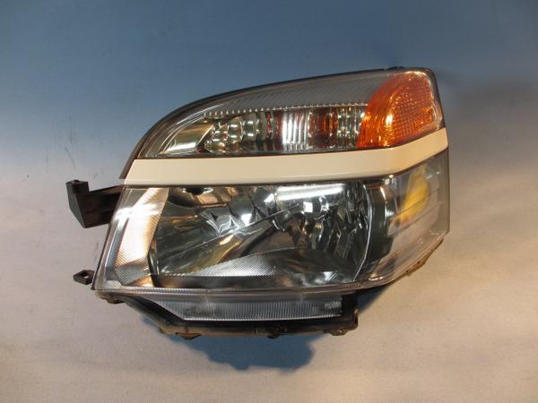 トヨタ VOXYヴォクシー AZR60 純正ヘッドランプ ヘッドライト 左(ヘッドライト)｜売買されたオークション情報、yahooの商品情報を ...