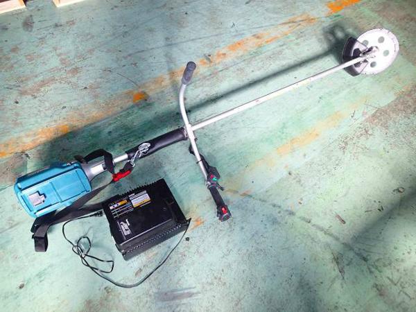 K15G 26V 充電式 草刈機 3.8AH MBC230DW 草刈り機(本体)｜売買されたオークション情報、yahooの商品情報をアーカイブ公開 - オークファン（aucfan.com）