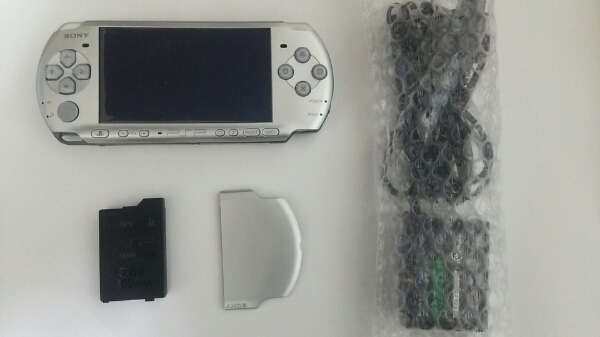 PSP3000シルバー(PSP3000シリーズ)｜売買されたオークション情報、yahooの商品情報をアーカイブ公開 - オークファン ...