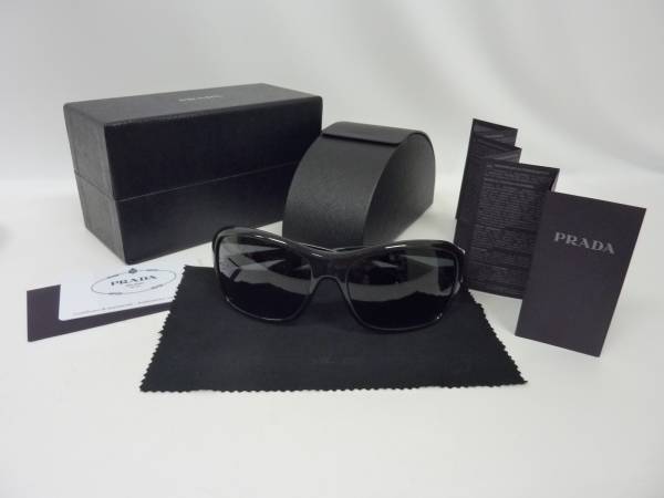#22144 PRADA サングラス ブラック 64 18 箱ケース付(サングラス)｜売買されたオークション情報、yahooの商品情報をアーカイブ公開 - オークファン（aucfan.com）
