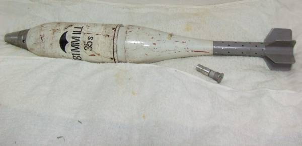 イギリス製 81mm迫撃砲弾 照明弾 使用済み 無火薬品 Fuze DM93 米軍 自衛隊 L16 81mm 迫撃砲 砲弾 信管 M776 ...
