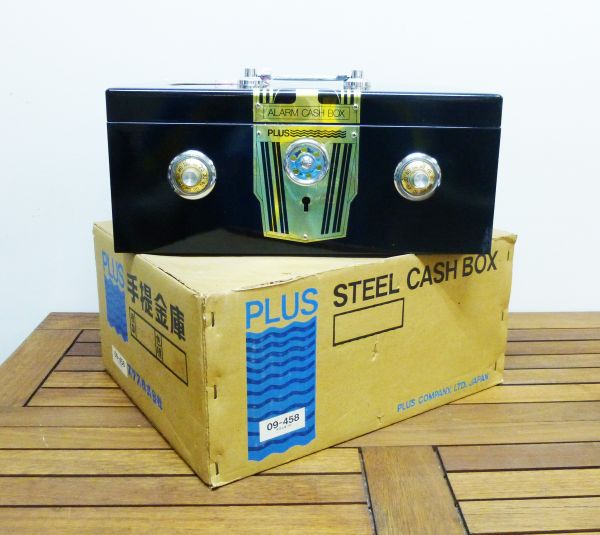 レトロ PLUS社製 ALARM CASH BOX ベルアラーム付き 黒色 手提げ金庫 箱入り ヴィンテージ シャビー(その他)｜売買された ...