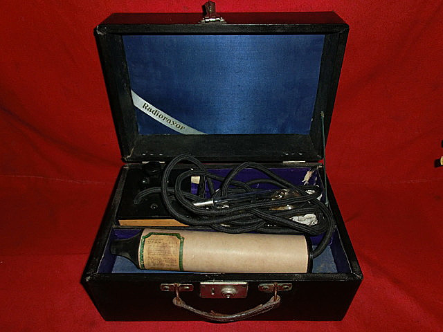 アンティーク 戦前 RADIO RAYOR 東京ラジオレーヤー 実験器具 電気器具 専売特許 ハードケース トランク インテリア オブジェ ...
