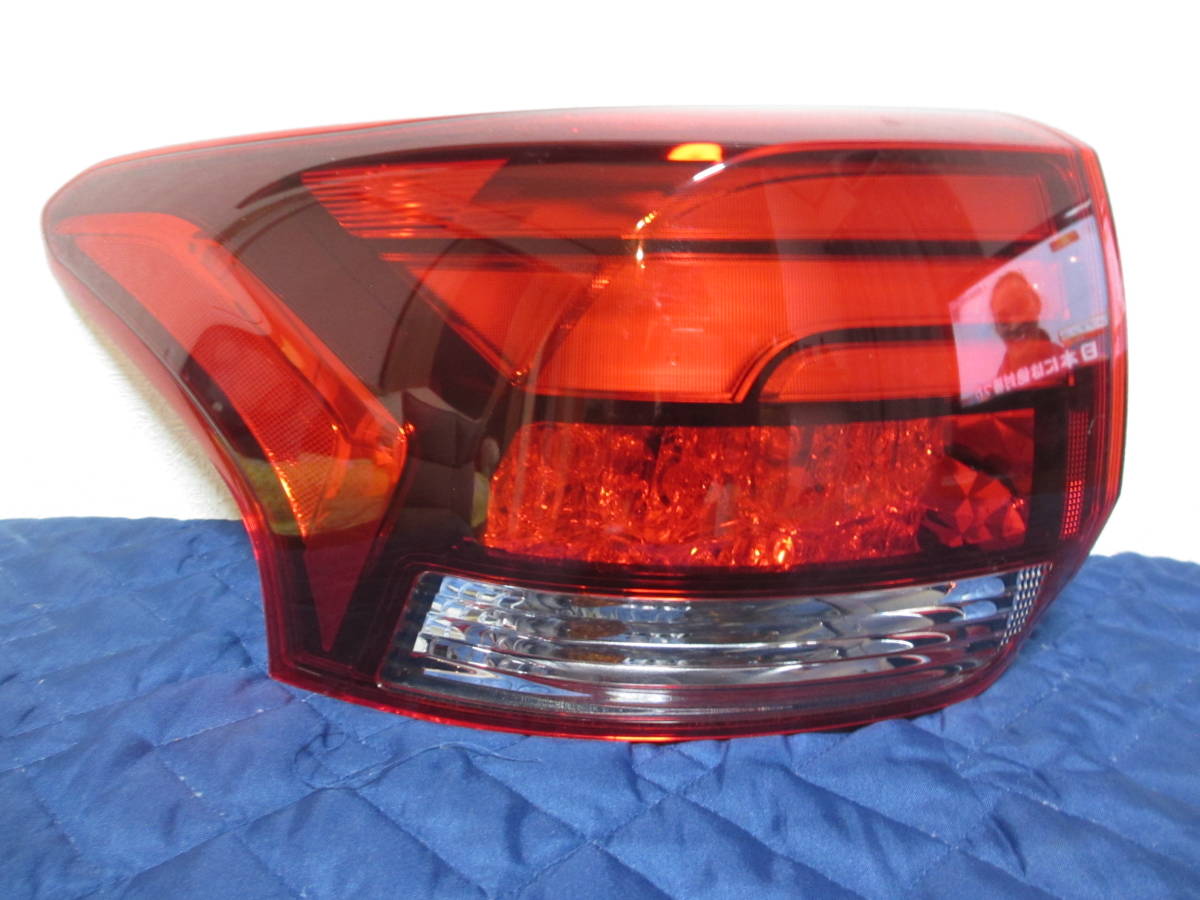 アウトランダー PHEV GG2W 純正 左 テール ライト 8330B173 三菱 テールランプ レンズ(テールライト)｜売買された ...