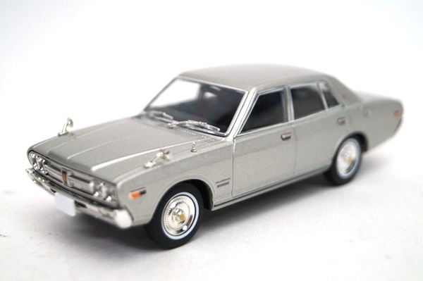 トミカLV 1/43 日産 グロリア NISSAN GLORIA 2000 スーパーデラックス 1971年式 グレー LV-N4305a ...