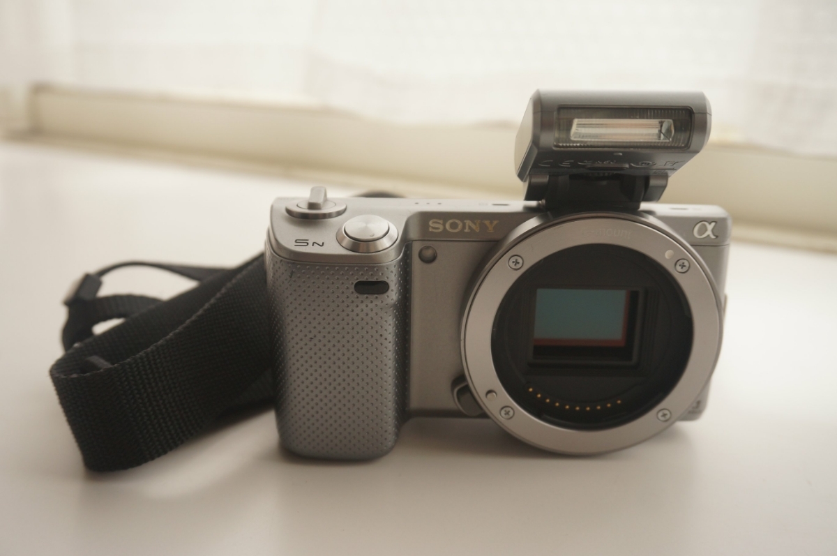 SONY ソニー α NEX-5N ボディ シルバー ジャンク(ソニー)｜売買されたオークション情報、yahooの商品情報をアーカイブ公開 - オークファン（aucfan.com）